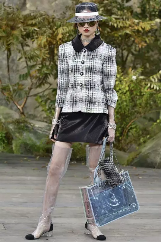 La solució de dia plujós de Karl Lagerfeld a Chanel 76845_72