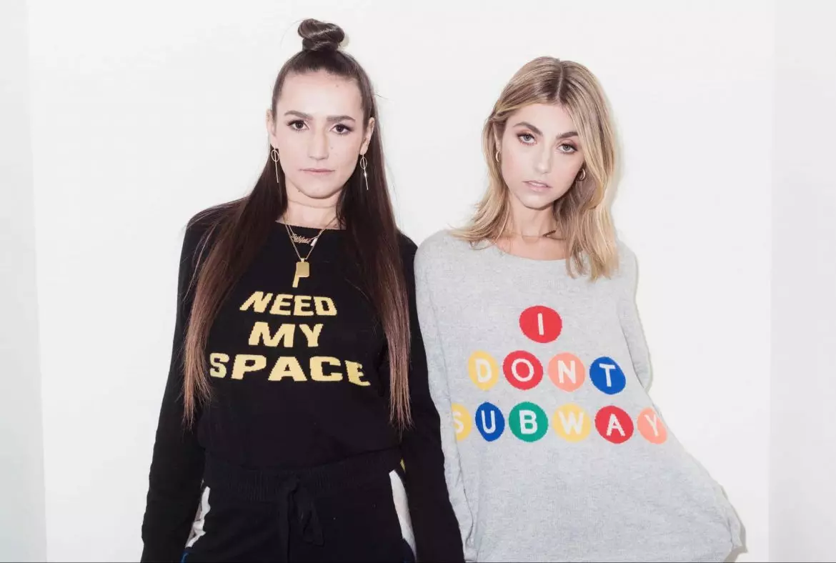 La Bickley Sisters Respondas Pli de Viaj Instagram-Senditaj Demandoj