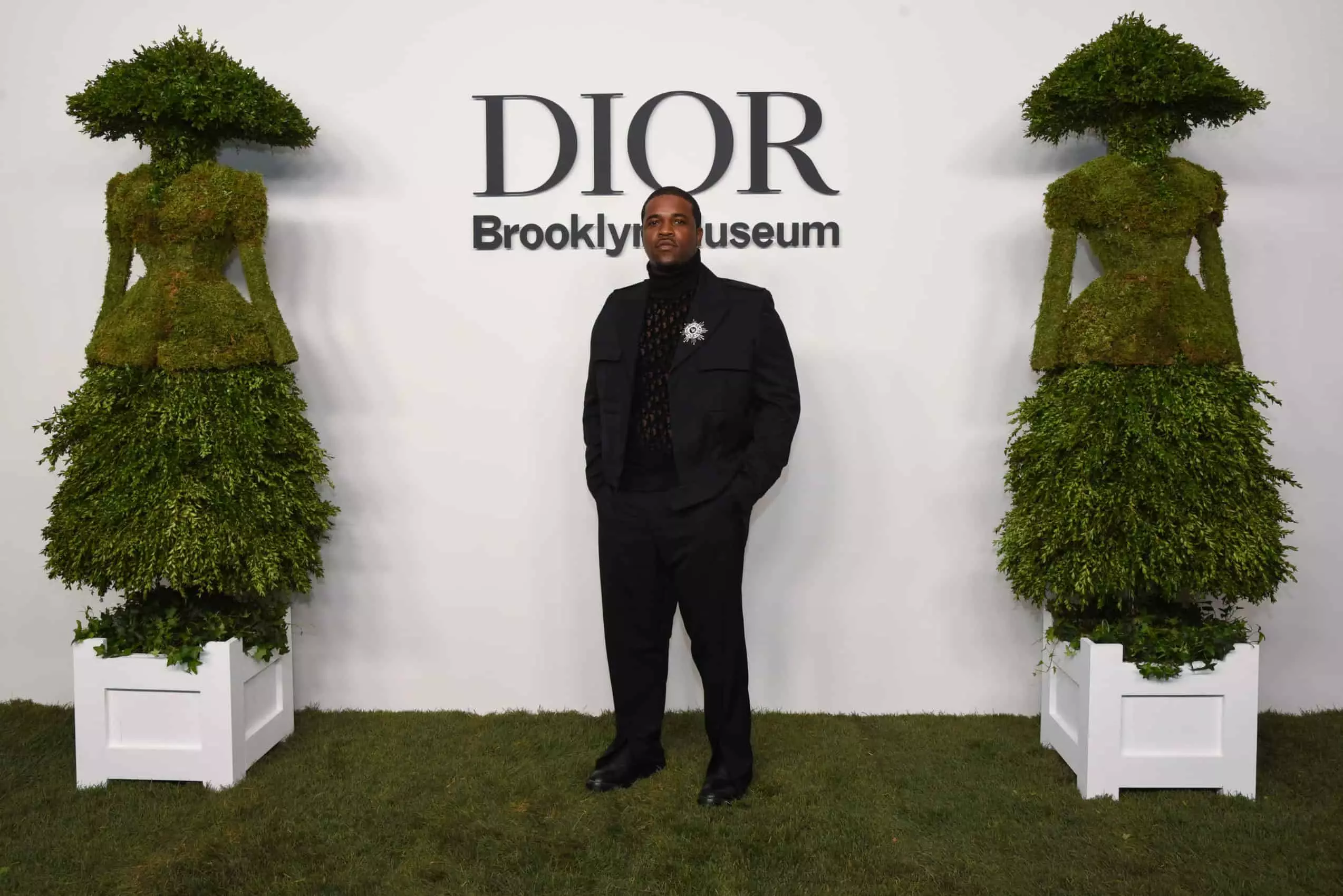ພັກ NYFW ກັບມາແລ້ວ! Dior ເຊີນນັກສະແດງເຂົ້າຮ່ວມງານເປີດພິພິທະພັນ Brooklyn, Bvlgari ໄປຢ່າງໃຫຍ່ຫຼວງກັບ Le Bain, ແລະອື່ນໆອີກ! 776_13