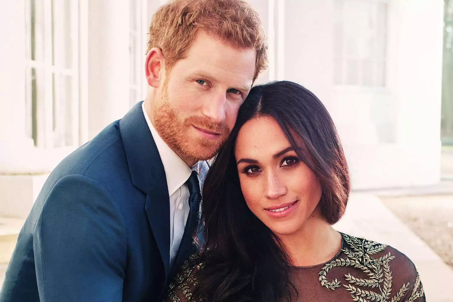 Kráľovná vydáva vyhlásenie o princovi Harrym a Meghan Markle