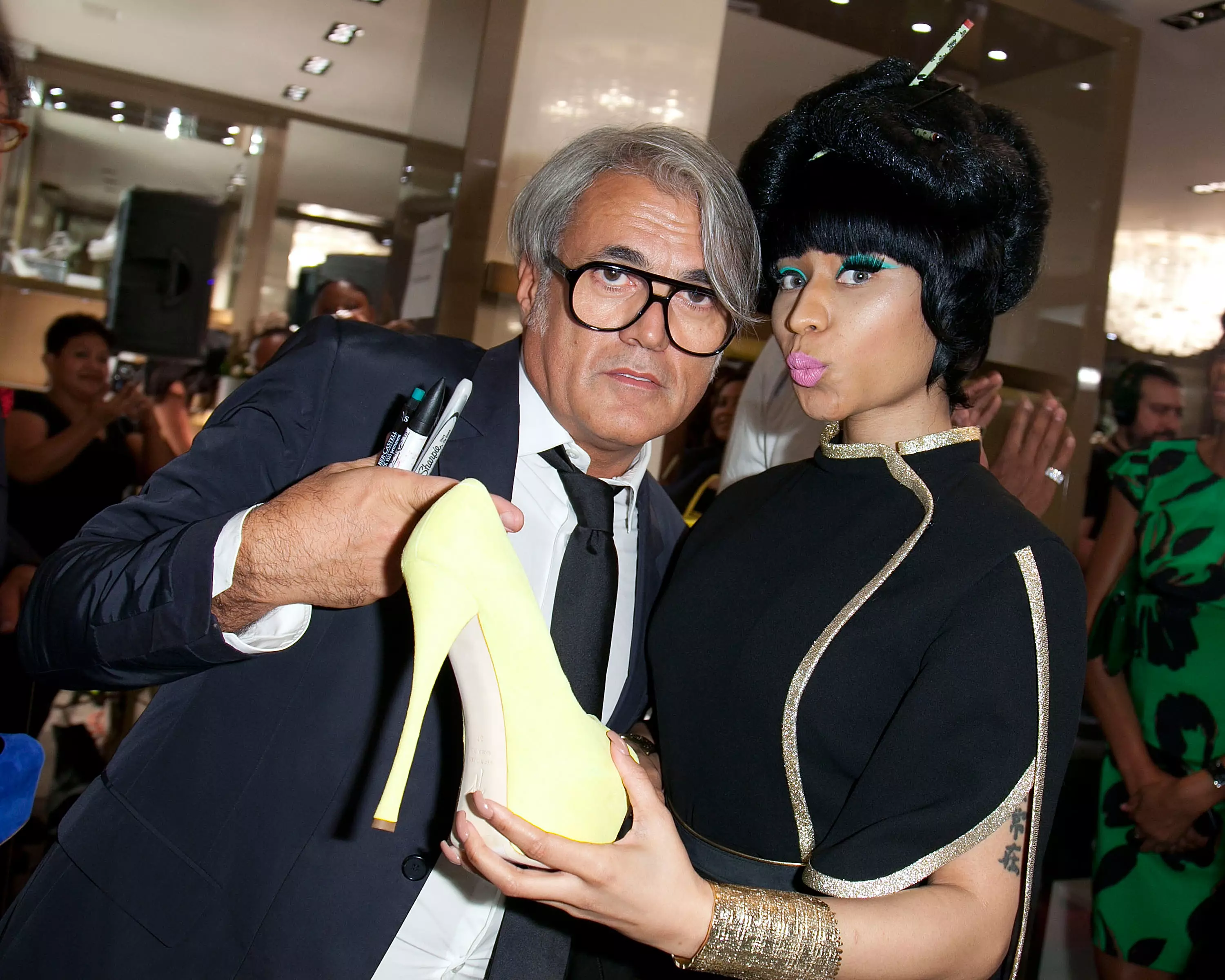 #WhatsGoodGiuseppe: Nicki Minaj nasadila návrháře bot Giuseppe Zanottiho