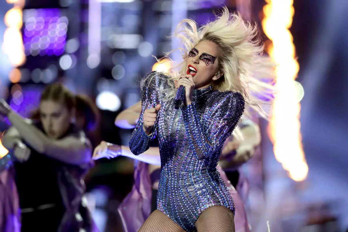 Lady Gaga dan Lena Dunham Antara Pemenang Anugerah Webby Tahunan ke-21