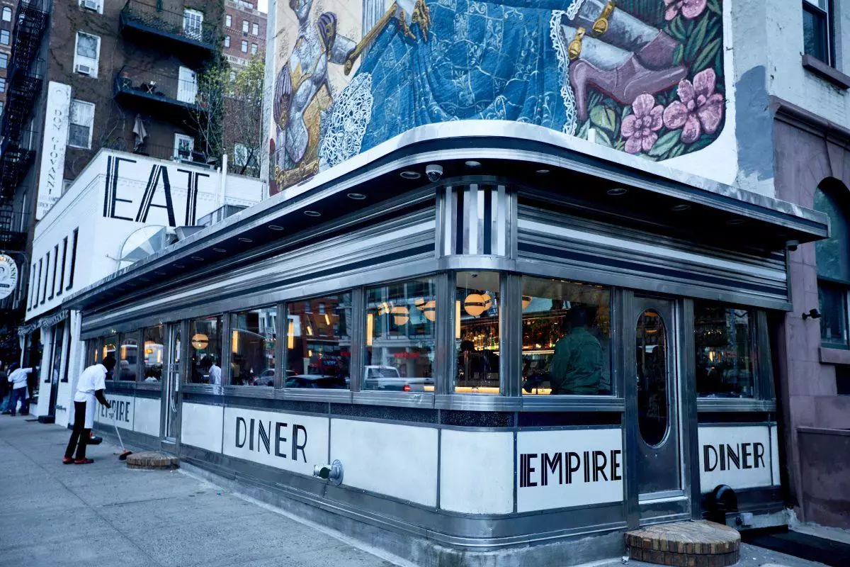 The New Chicster Clubhouse : John DeLucie fait revivre l'Empire Diner 79863_8