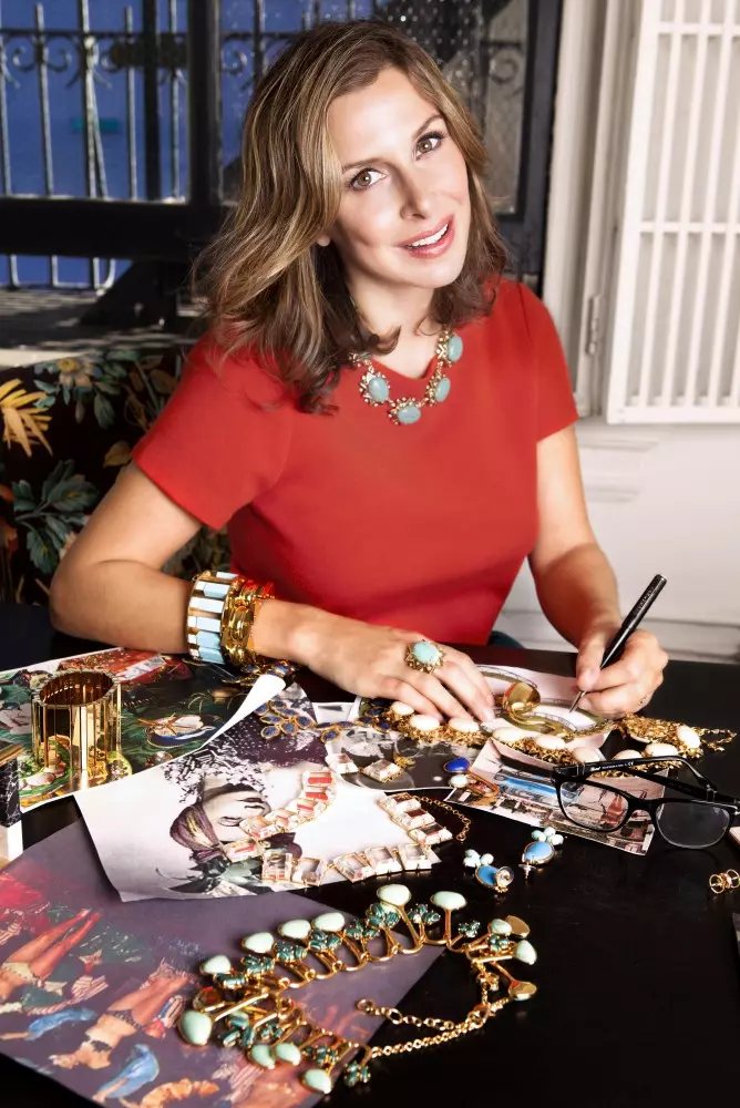 ພົບກັບ J.Crew Alum And Jewelry Designer Lele Sadoughi