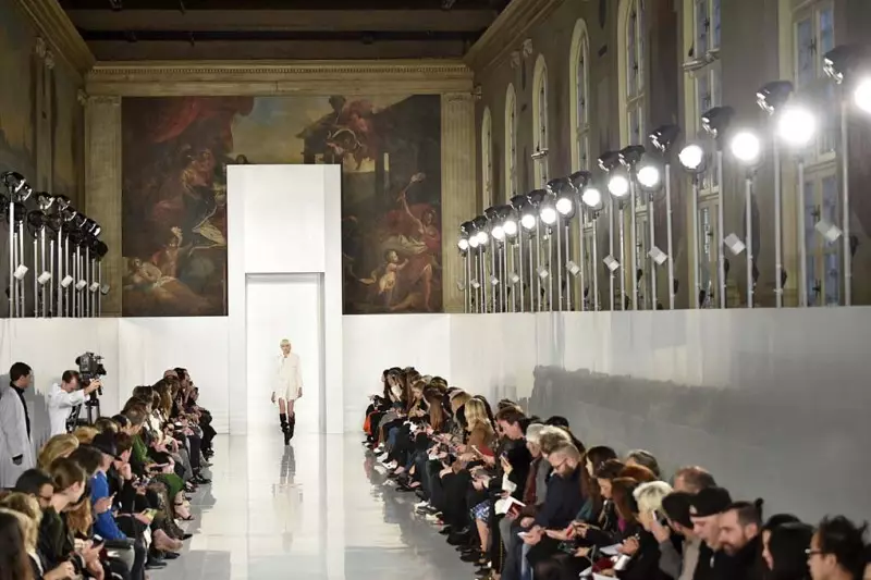 Maison Margiela Haute Couture му оддава почит на Дејвид Боуви 80205_2