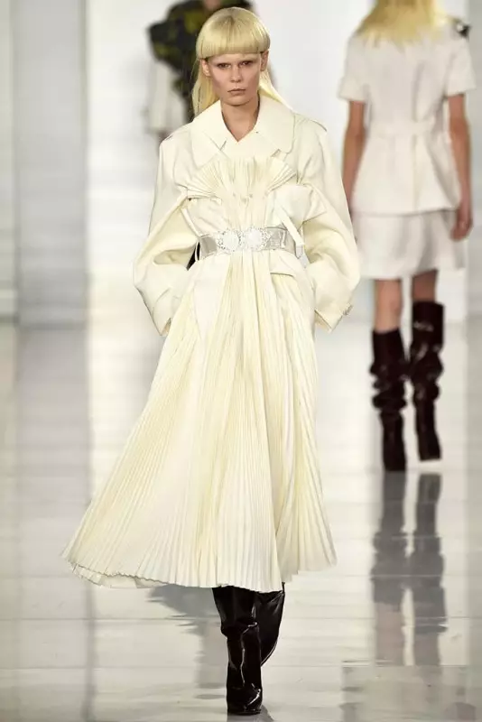 Maison Margiela Haute Couture му оддава почит на Дејвид Боуви 80205_7