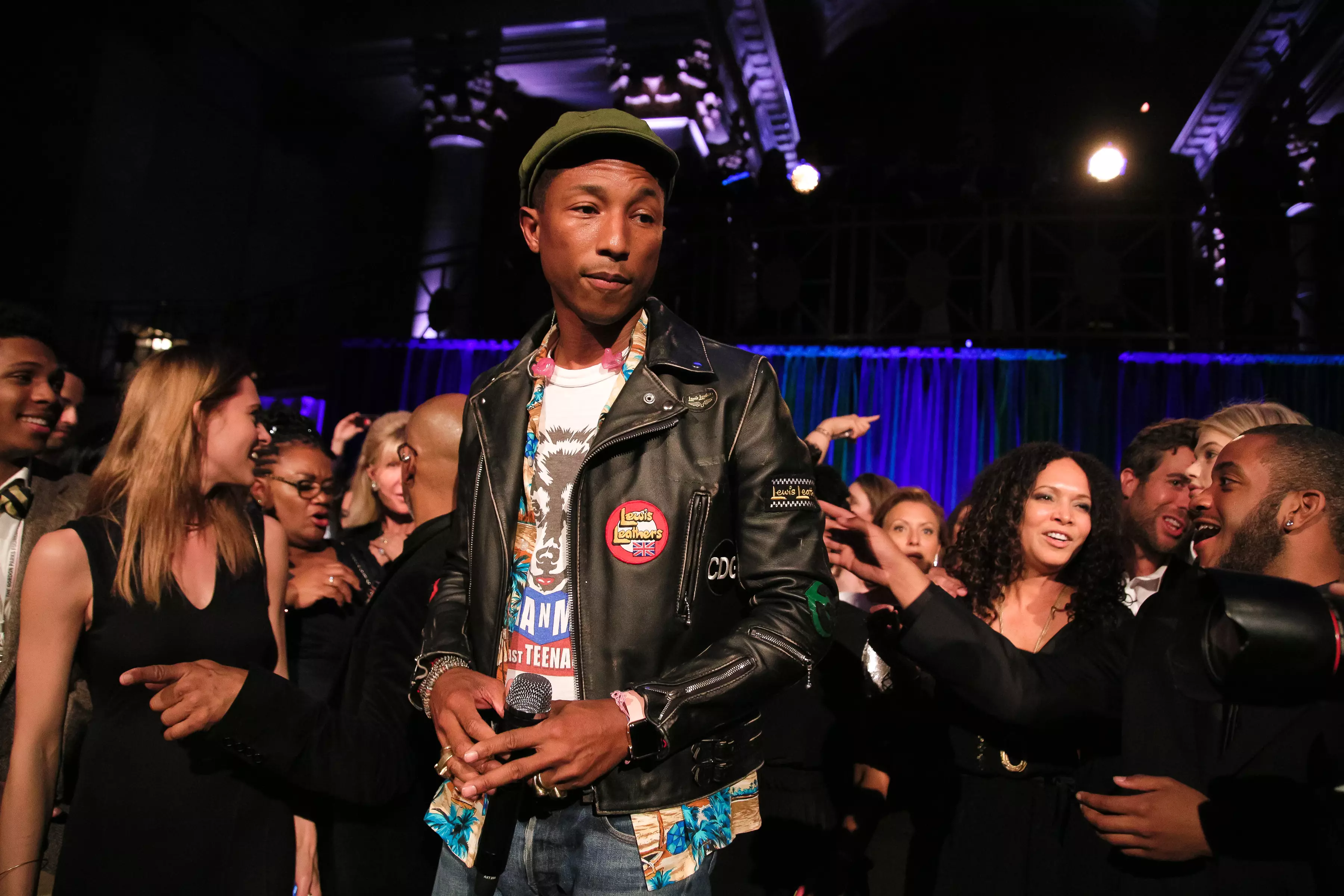 Usher, Pharrell e De Niro celebran a Fundación Gordon Parks 80396_1