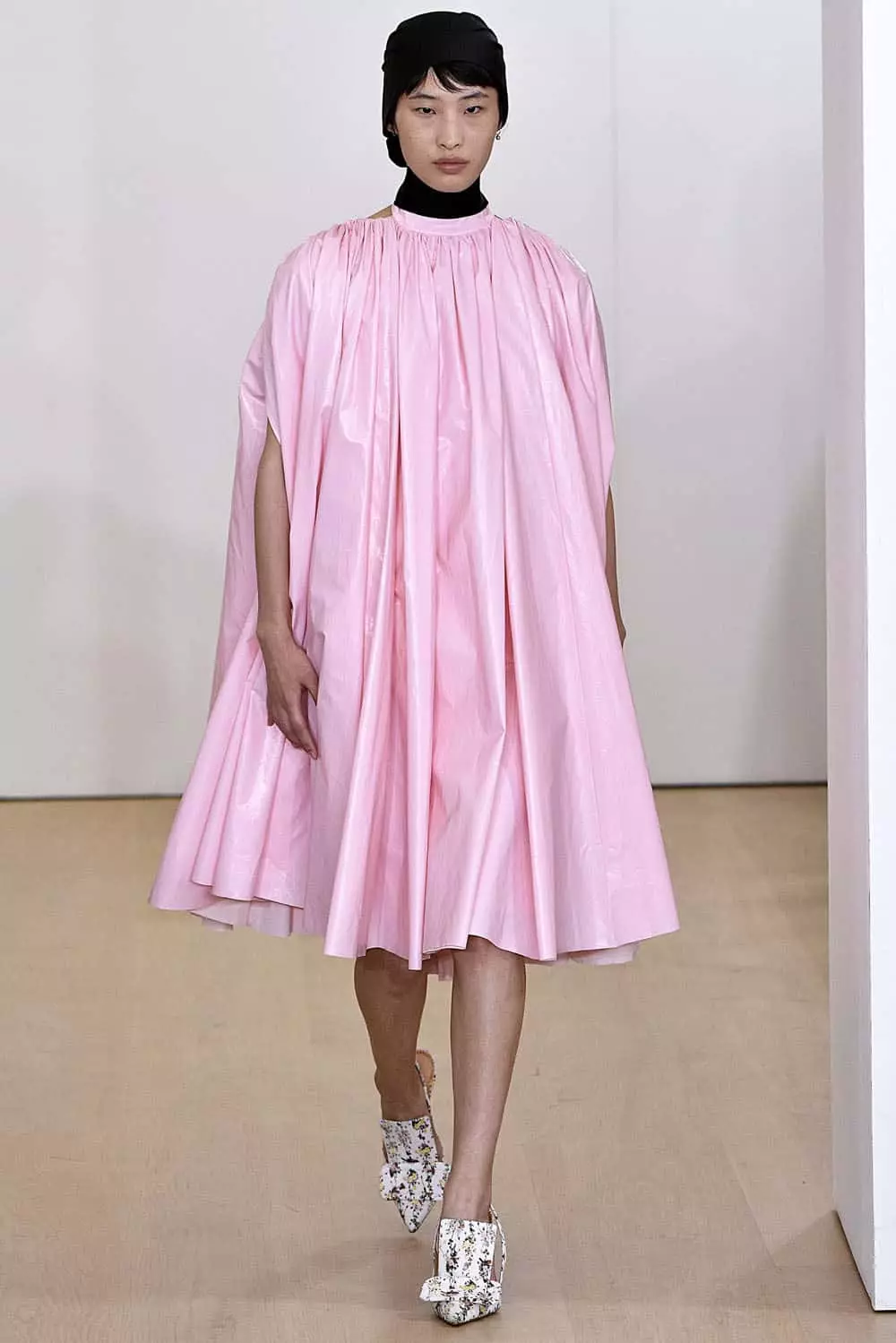 10 Arah Aliran Teratas Daripada Koleksi Minggu Fesyen London Musim Bunga 2019 80595_6