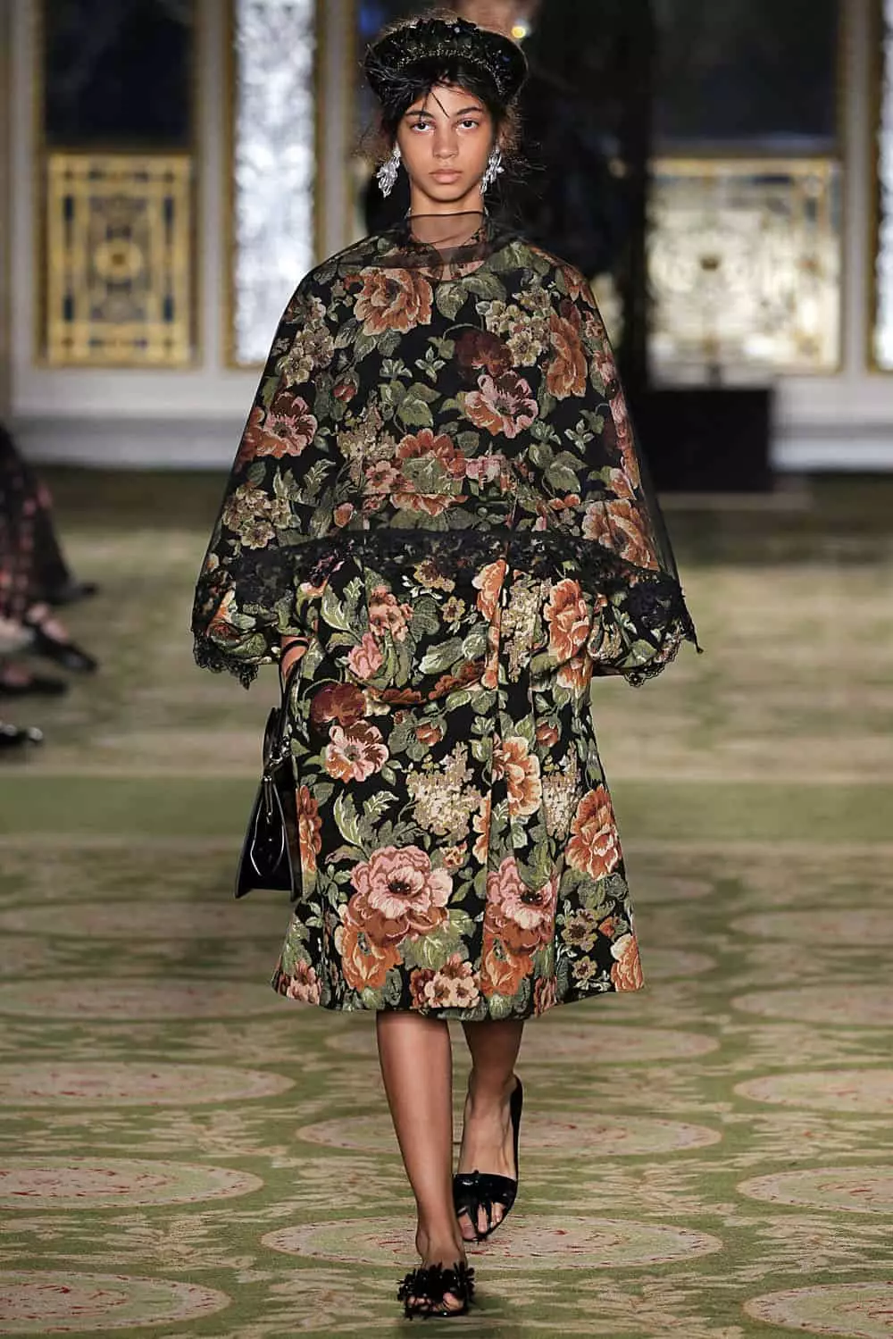 Лондон мода атналыгы коллекцияләренең 2019 елның языннан иң яхшы тенденцияләр 80595_9