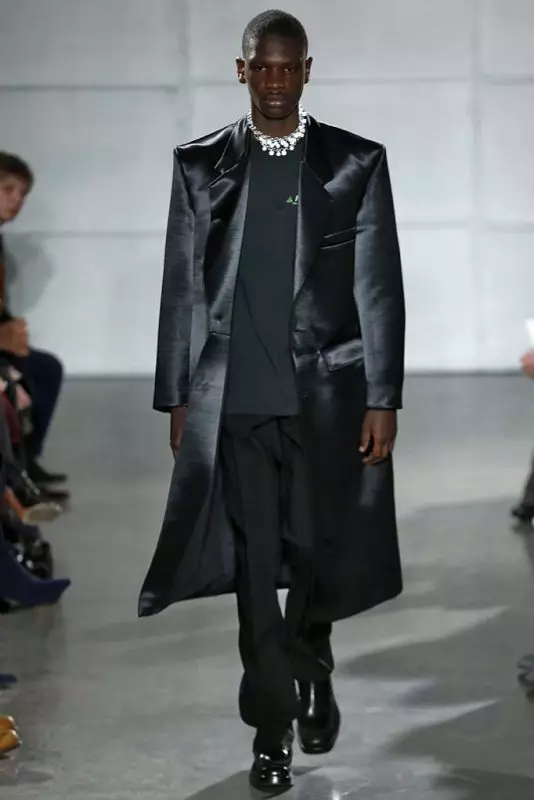 NYFWM: Odo de Raf Simons al Novjorko por Aŭtuno 2017 82266_14