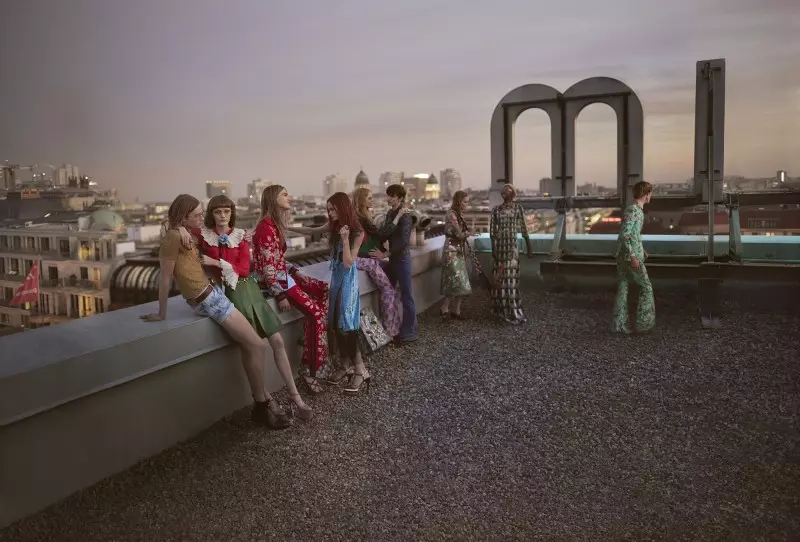 Wiosenna kampania reklamowa Gucci zawiera męskie mody niosące pawie 83783_4