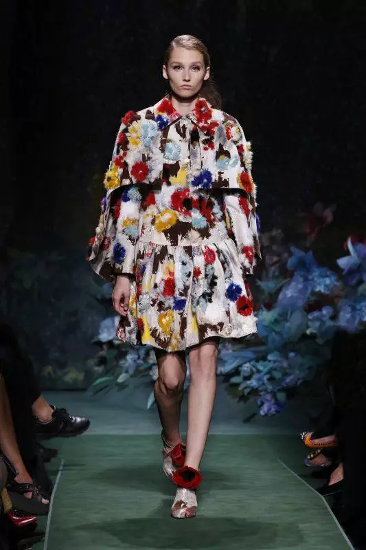 Fendi Blossoms នៅ Haute Couture 84825_21