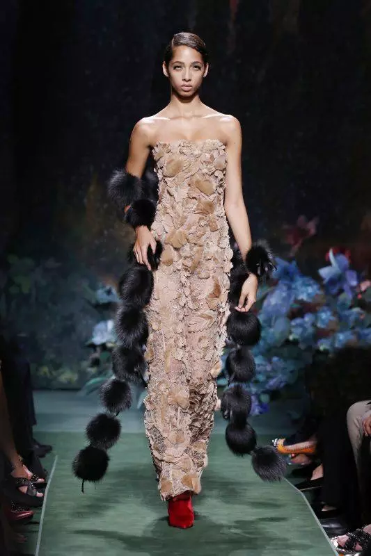 Fendi Blossoms នៅ Haute Couture 84825_23