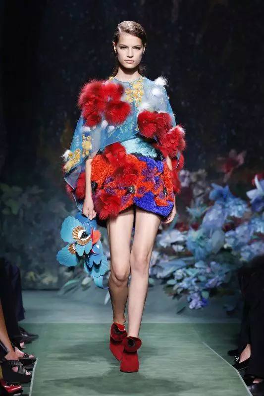 Haute Couture හි Fendi Blossoms 84825_5