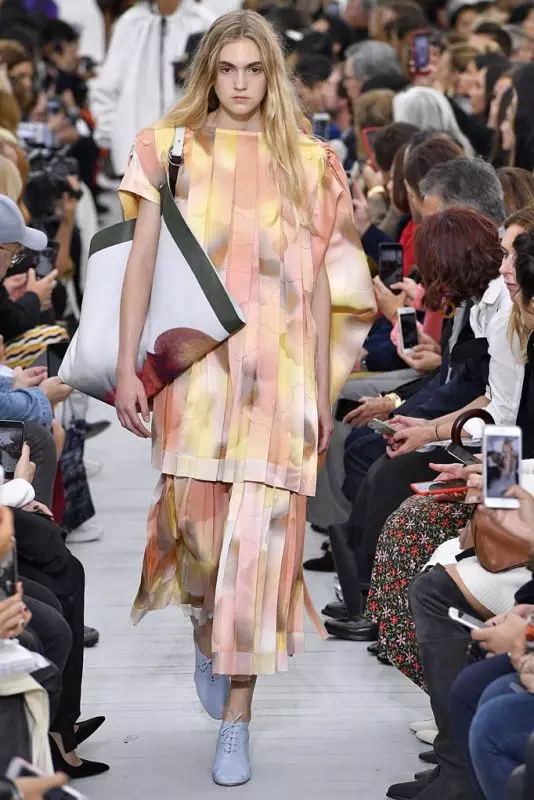 Roundup Akhir Pekan: Pekan Mode Paris Terbaik 85040_109