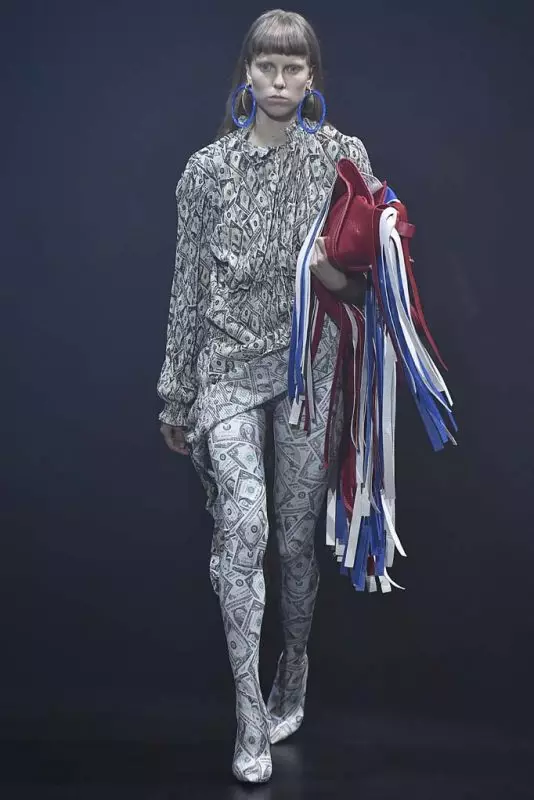 Roundup Akhir Pekan: Pekan Mode Paris Terbaik 85040_156
