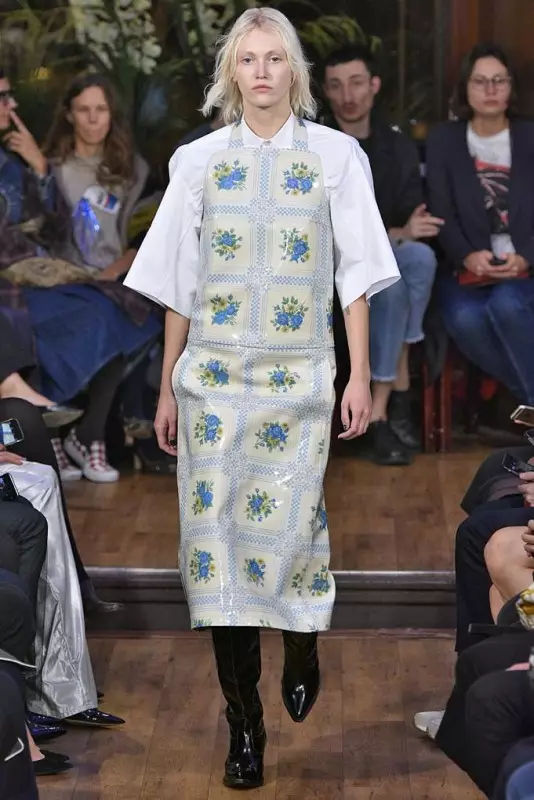 Vetements Spring 2016: Thương hiệu được nói nhiều nhất tại Tuần lễ thời trang Paris 89100_16