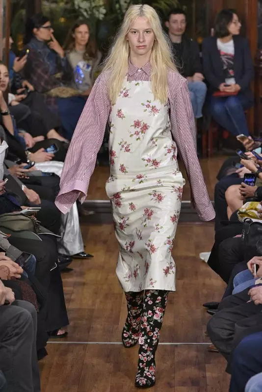 Vetements Spring 2016: Thương hiệu được nói nhiều nhất tại Tuần lễ thời trang Paris 89100_17