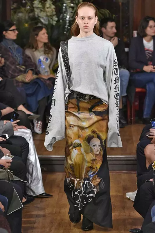 Vetements Spring 2016: Thương hiệu được nói nhiều nhất tại Tuần lễ thời trang Paris 89100_40