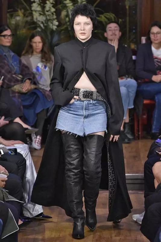 Vetements Spring 2016: Thương hiệu được nói nhiều nhất tại Tuần lễ thời trang Paris 89100_43