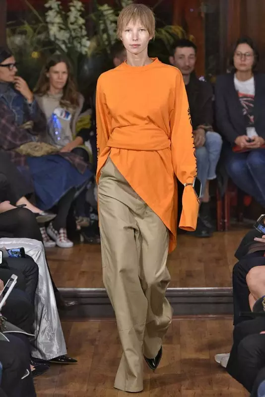 Vetements Spring 2016: Thương hiệu được nói nhiều nhất tại Tuần lễ thời trang Paris 89100_9