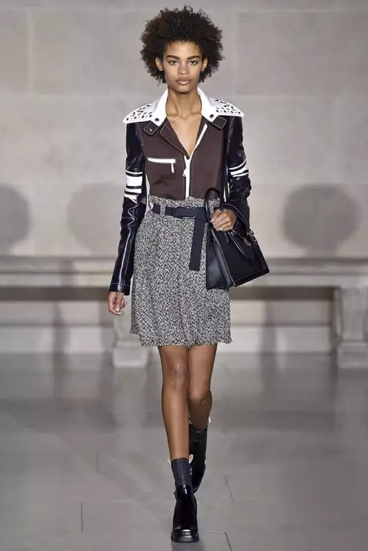 Louis Vuitton Menutup Minggu Fesyen Paris di Louvre 89439_11