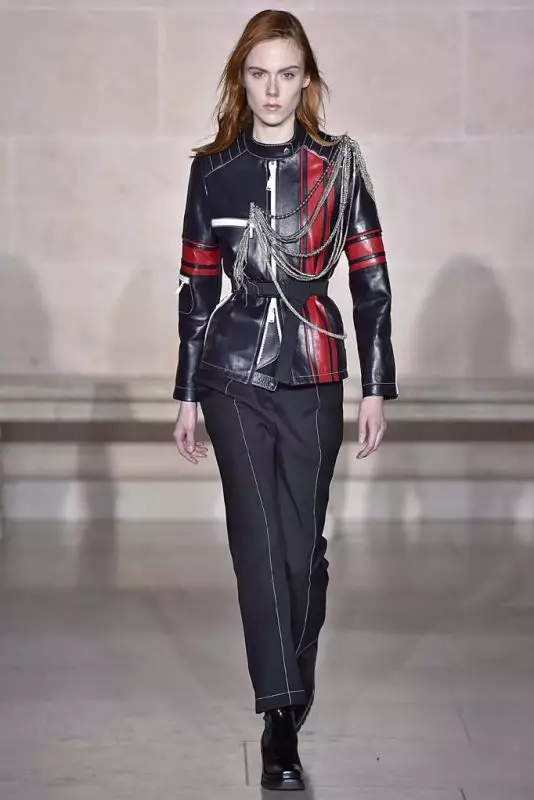 Louis Vuitton schließt Paris Fashion Week im Louvre 89439_17