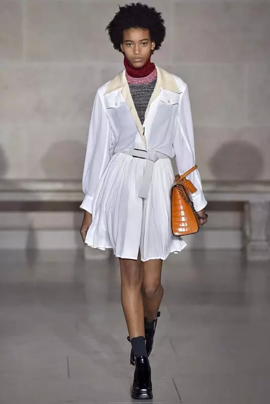 Louis Vuitton Yasoje icyumweru cyimyambarire ya Paris i Louvre 89439_24