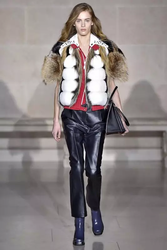 Louis Vuitton schließt Paris Fashion Week im Louvre 89439_3