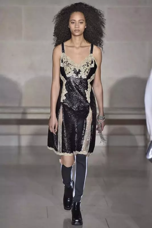 Louis Vuitton schließt Paris Fashion Week im Louvre 89439_37