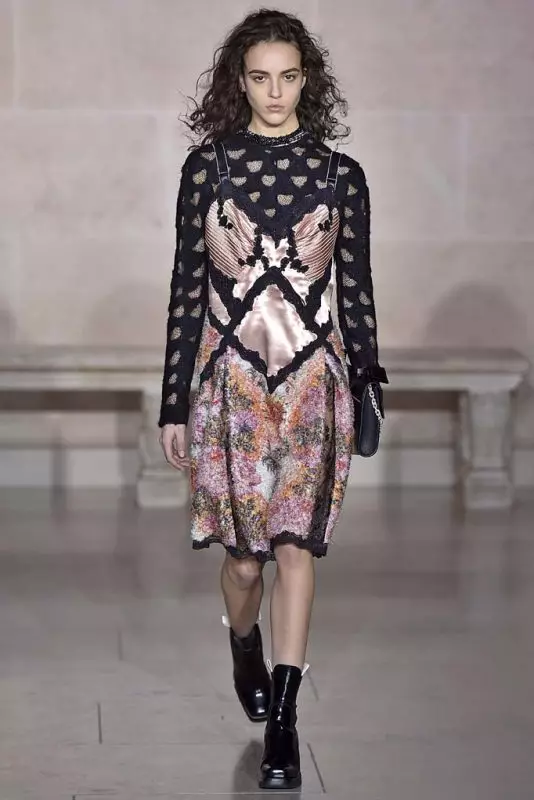 Louis Vuitton Menutup Minggu Fesyen Paris di Louvre 89439_41