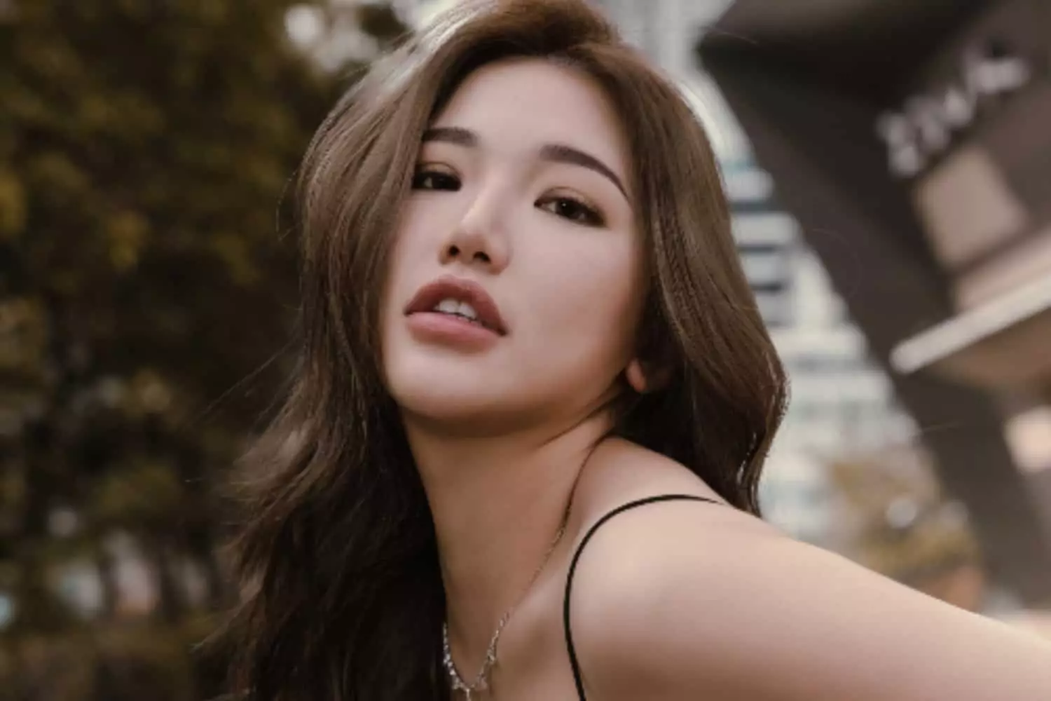 Sociale mediers topmodel Siew Pui Yis kosmetiske mærke 'MSPUIYI COSMETICS' bliver et kæmpe hit blandt masserne 8945_1