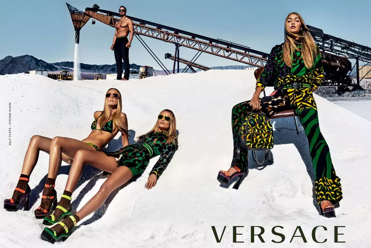 Ymgyrch Gigi Hadid Fronts Versace Spring / Summer ’16