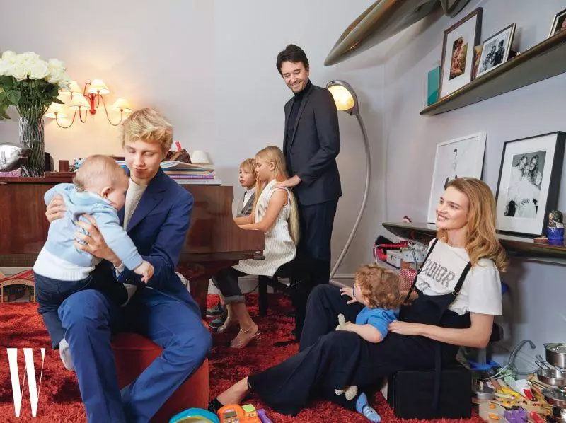 Natalia Vodianova i la seva família protagonitzen el número de juny/juliol de la revista W 90478_7