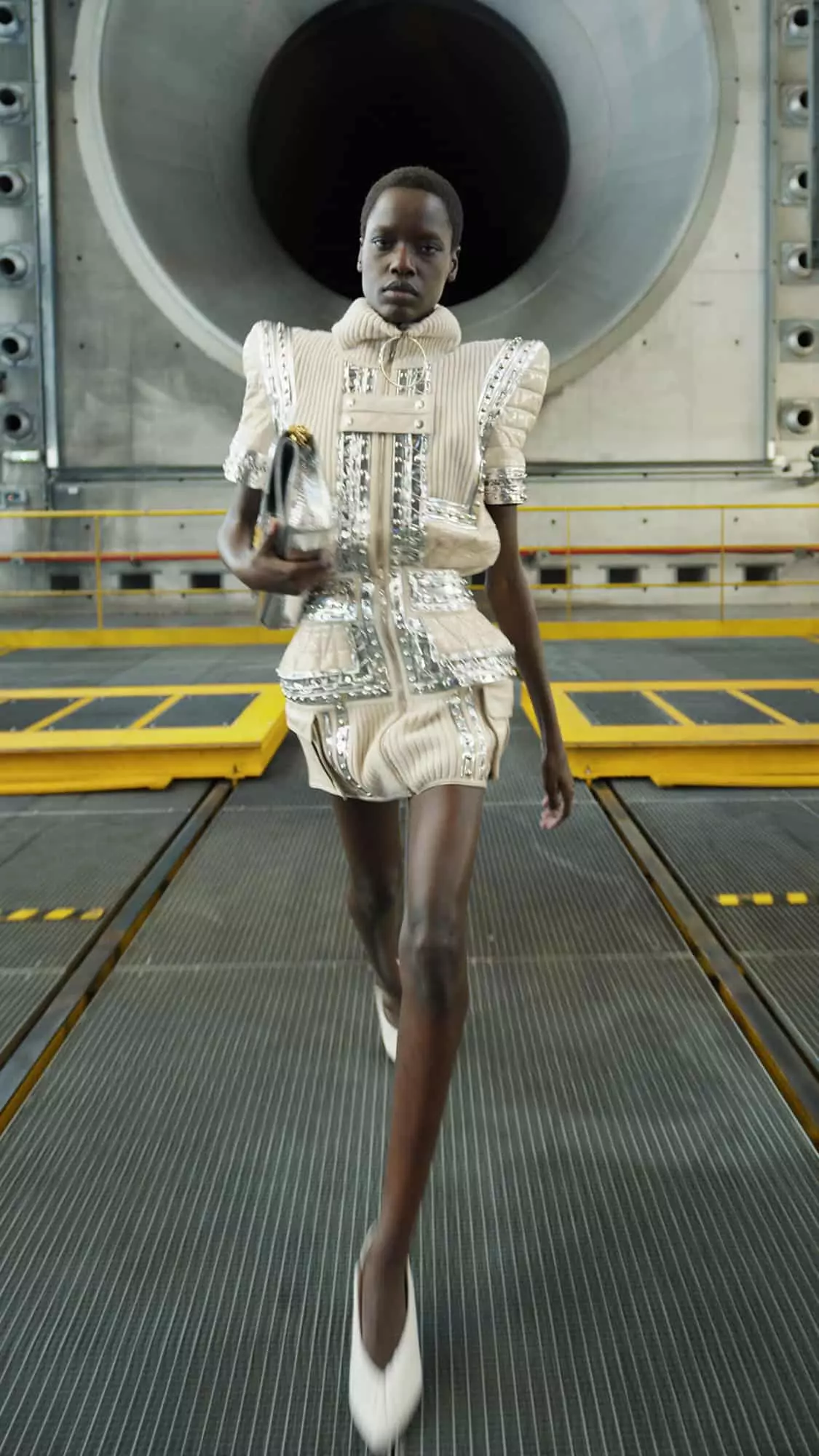 Olivier Rousteing Anapita Kumwamba—Ndi Kutuluka M’dziko Lino!— For Balmain Fall ’21 9100_51