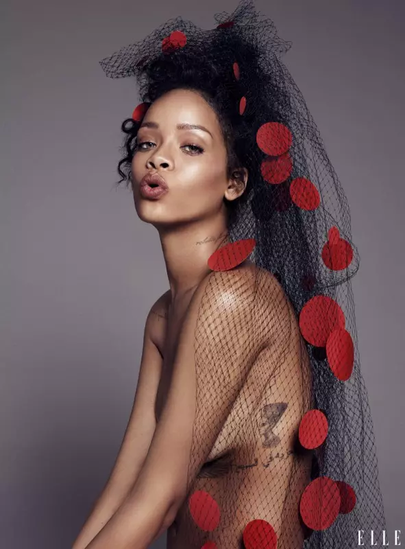 Rihanna na-ekpuchi ELLE, na-akparịta ọgwụgwọ Hangover na ike isi nri 91352_3
