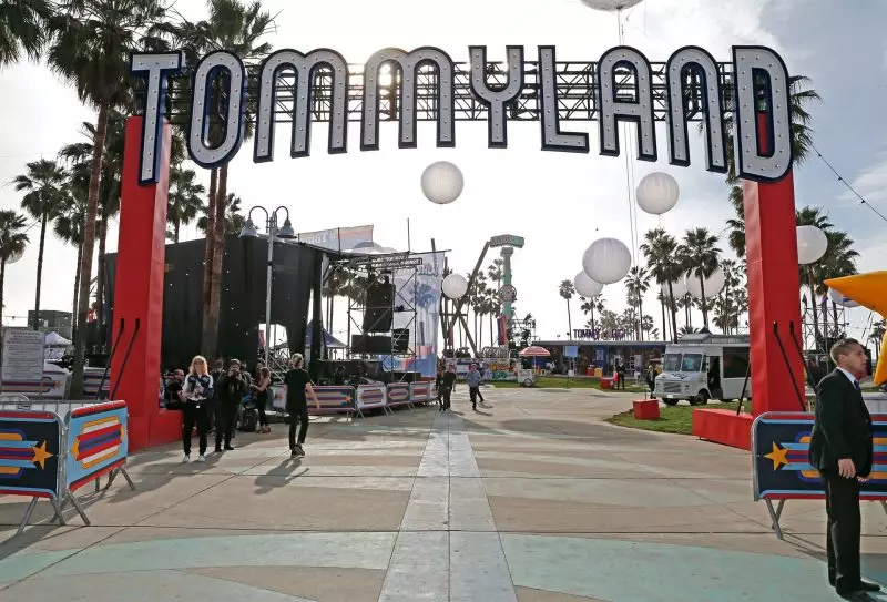 Tommy Hilfiger e Gigi Hadid enfrontan a LA para a primavera de 2017 91373_2