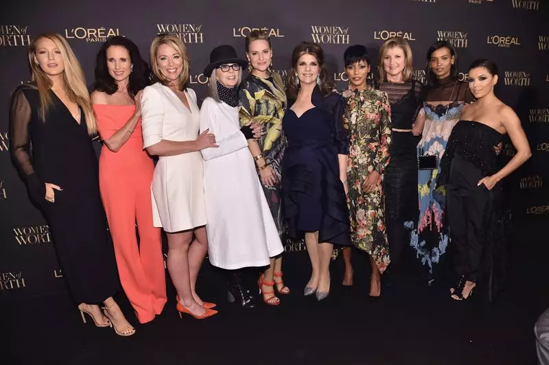 Блејк Лајвли, Карли Клос и повеќе присуствуваат на наградите на L'Oreal Paris Women of Worth 91861_3