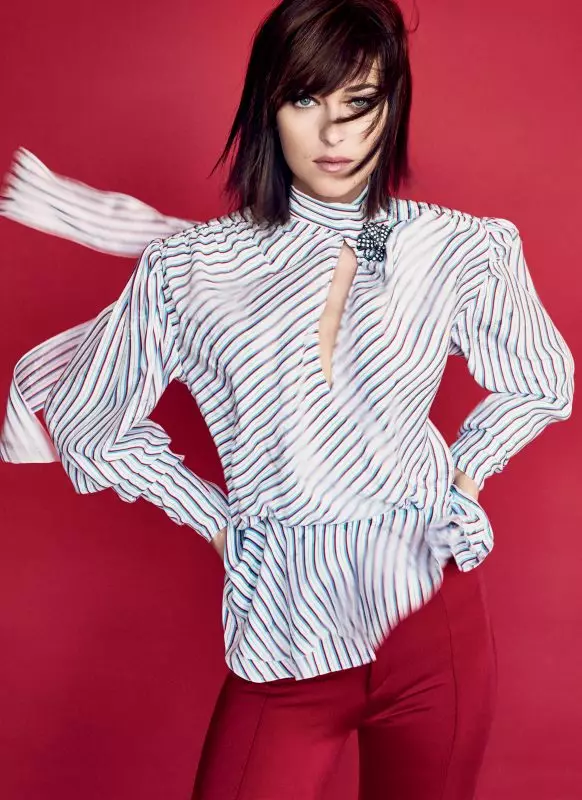 Dakota Johnson là cô gái trang bìa mới của Vogue 92832_3