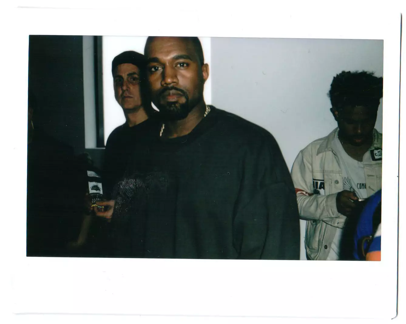 Kanye West lleva la semana de la moda a la gente
