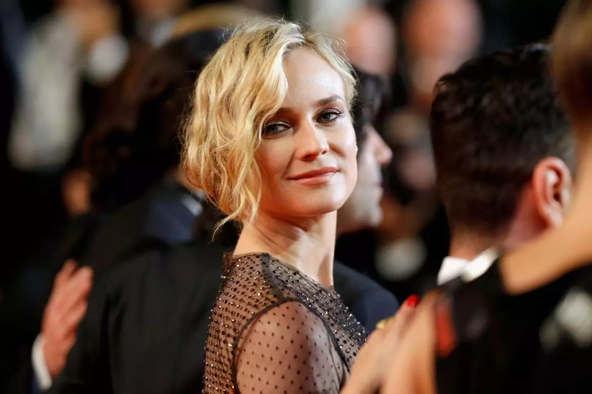 Diane Kruger Pezas sur Thurman kaj Tarantino, Gillian Anderson Poses Nude por PETA 9519_1