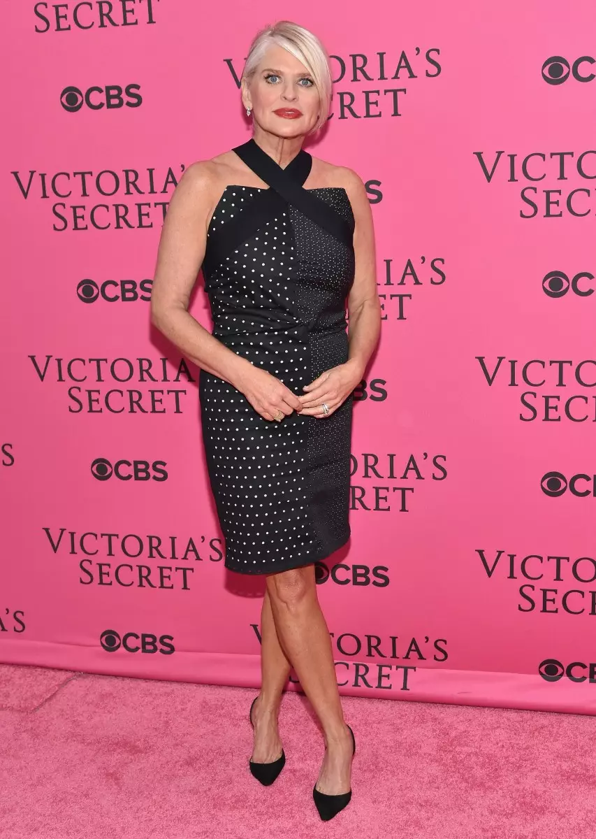 Dienas kopsavilkums: Victoria’s Secret izpilddirektors atkāpjas, Florence Velča nosaukta par Gucci vēstnieci
