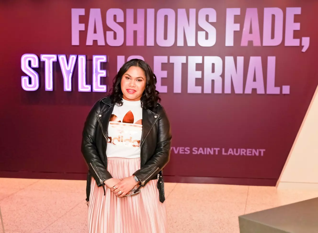 සහකාර ගොනු, වෙළුම. 75: Paola Vasquez, StyleWatch's Lisa Arbetter