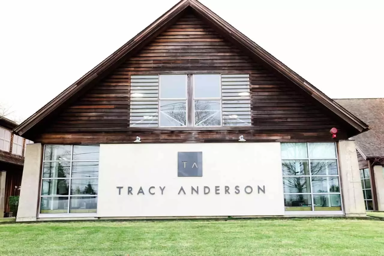 ບົດລາຍງານການອອກກໍາລັງກາຍ: Tracy Anderson Al Fresco ໃນໂຮງງານນ້ໍາ