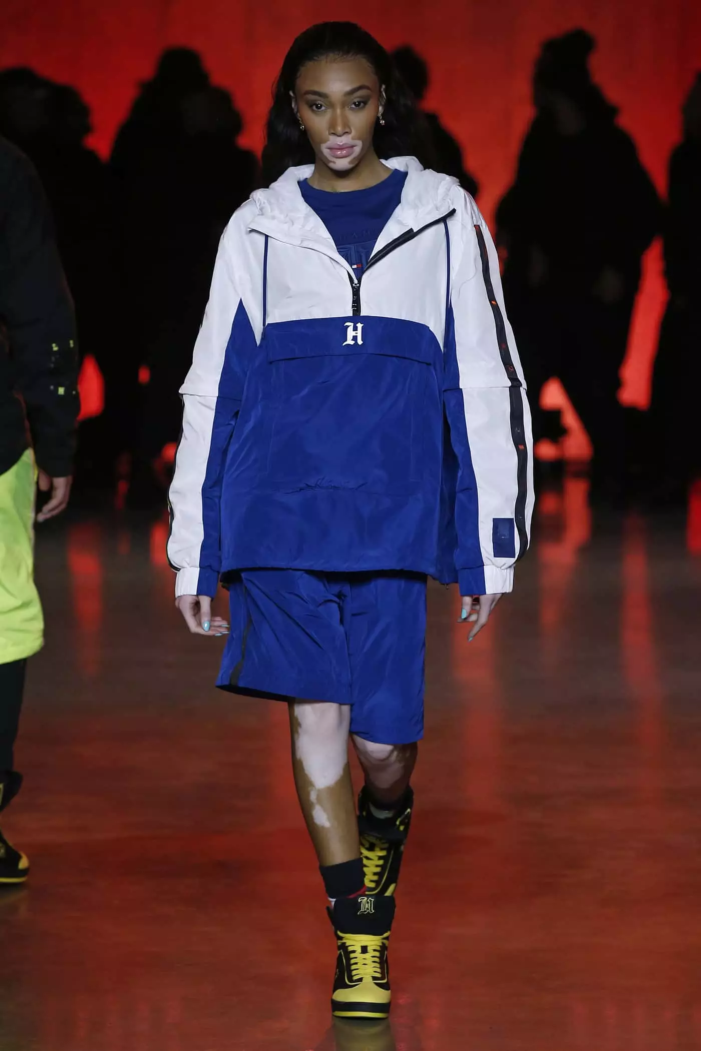 Rick Owens ขึ้นรถบัสทัวร์ Moncler ไปยัง Area 51, Richard Malone ชนะรางวัล Woolmark Prize 9587_22