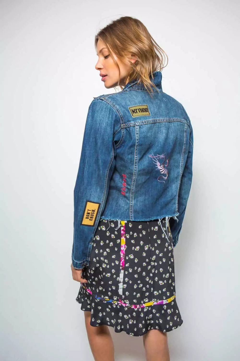 Выбор редакции: джинсовые куртки на заказ от Николь Миллер. 9725_2
