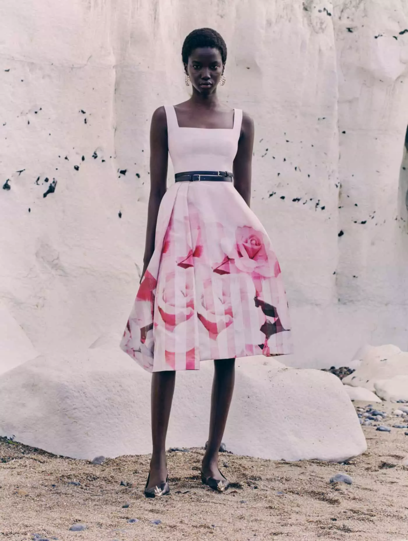 Bona Iqoqo Elimangalisayo lika-Alexander McQueen Pre-Spring '21, Eliklanywe NguSarah Burton Ngesikhathi Sokuvalwa 972_2