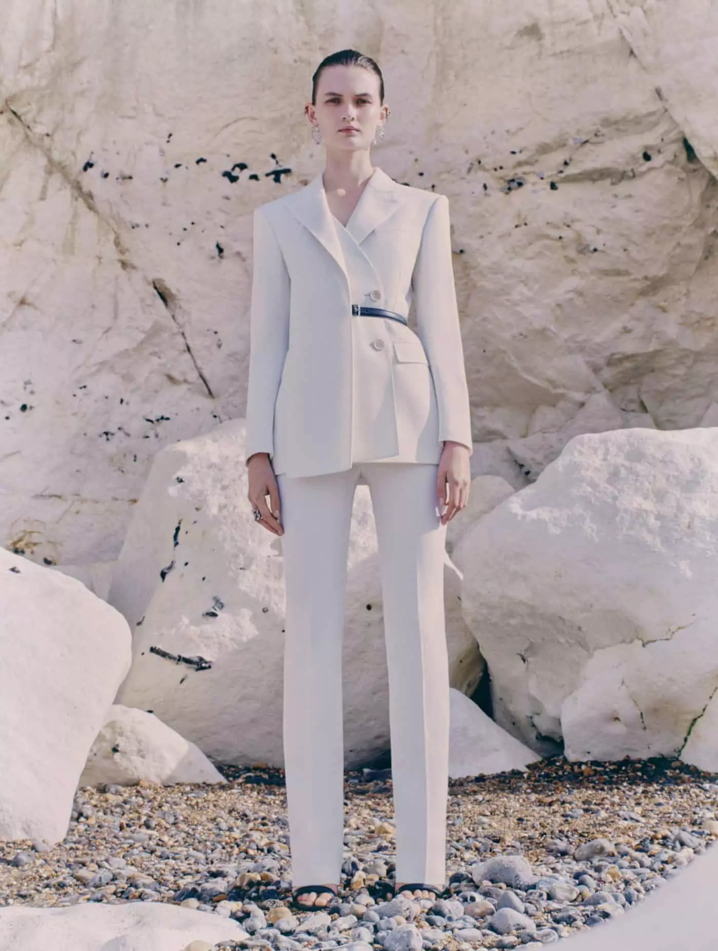 Δείτε την εκπληκτική συλλογή Alexander McQueen Pre-Spring ’21, σχεδιασμένη από τη Sarah Burton κατά τη διάρκεια του Lockdown 972_7