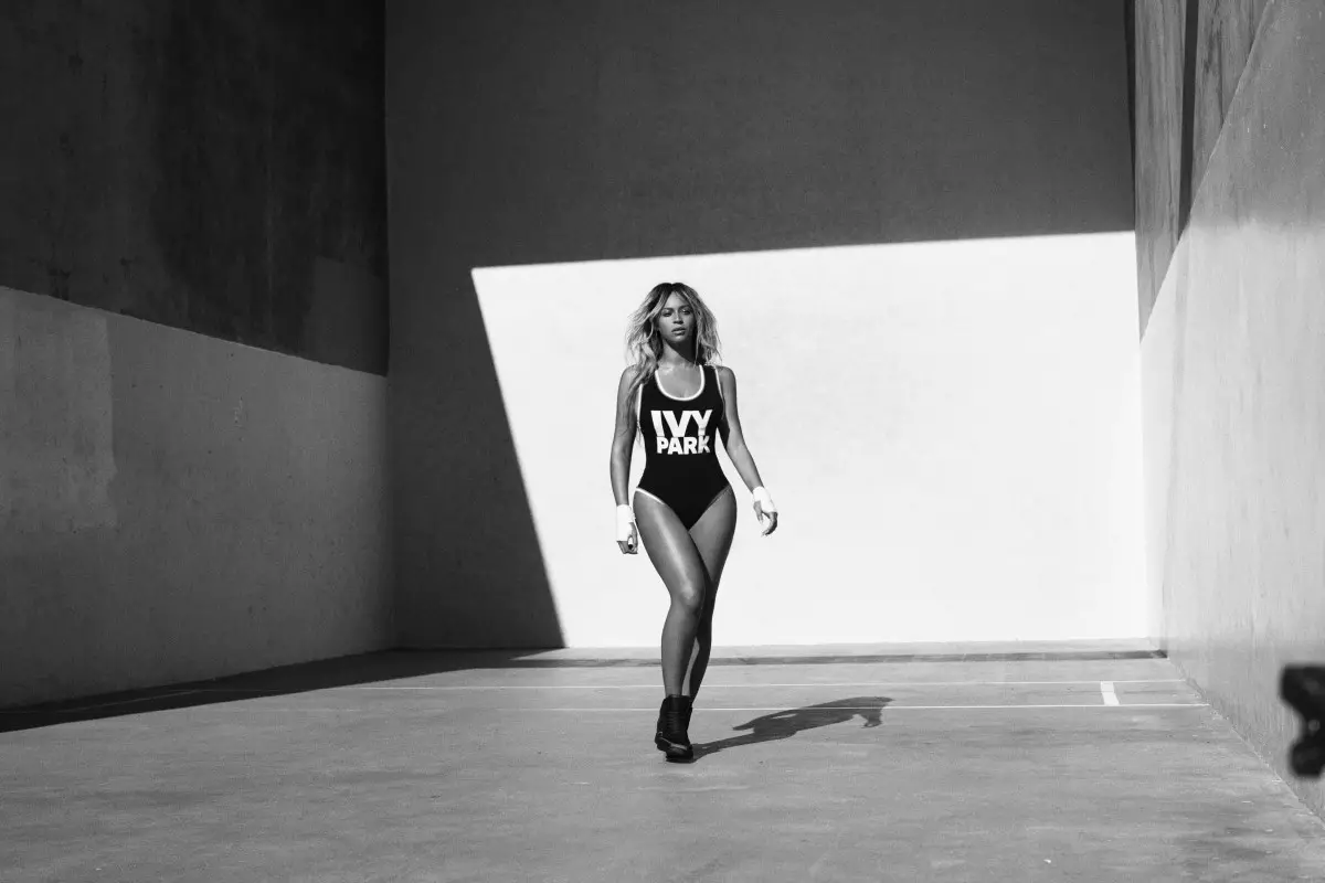 Beyoncé a Syr Phillip Green i ddadorchuddio Brand Dillad Gweithredol Newydd