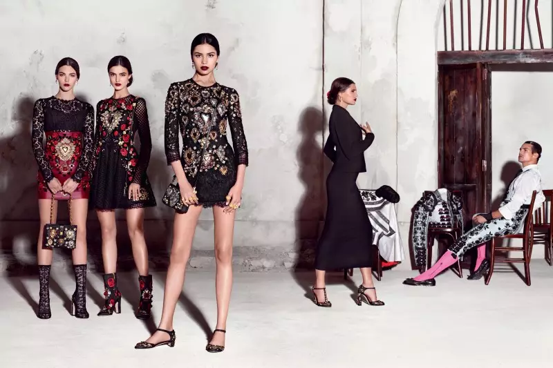 Dolce & Gabbana-ның язгы кампаниясе: бик чибәр гаилә эше 99280_6